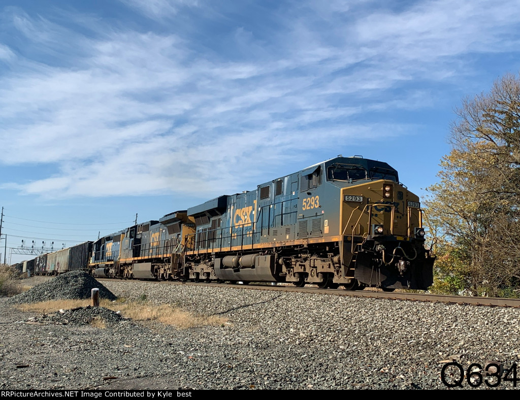 CSX 5293 on Q634